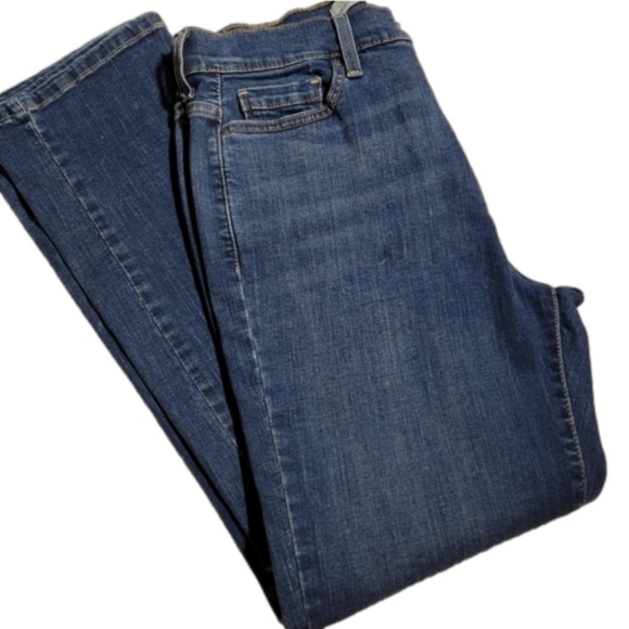 Levi's | Jeans | Levis Perfectly Slimming 52 Straight Leg Jeans Size 12 ...